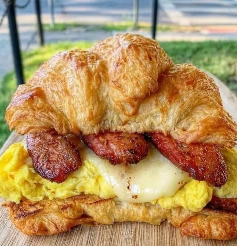 Bacon, Egg & Cheese Croissant | Zazoo Recipes